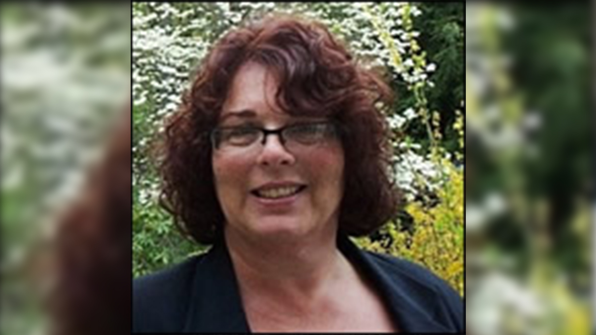 Professor retires after 32 years with Warner